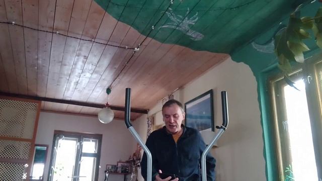 Он уже сам боялся Говорящей бумаги.  лап 36