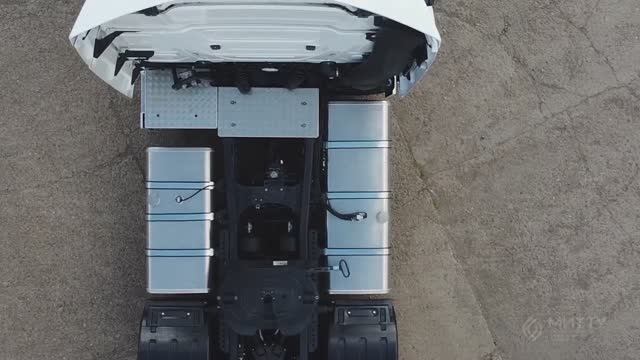 КАМАЗ-54901. Обучение экономичному вождению. Топливные баки. Заправка. Демонтаж крыльев.