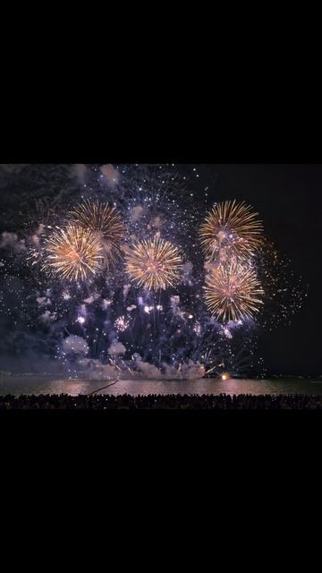 Невероятный салют