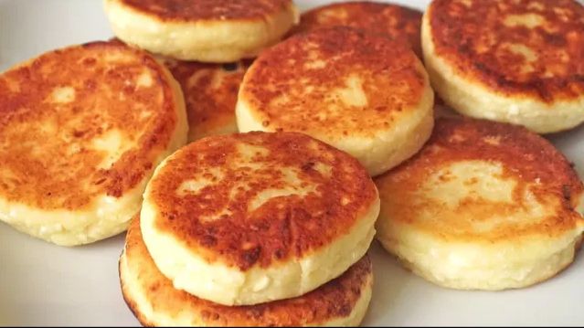 САМЫЕ вкусные СЫРНИКИ на завтрак! РЕЦЕПТ ЗА 5 МИНУТ!