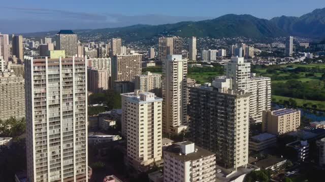 320. Гонолулу, Гавайи, США