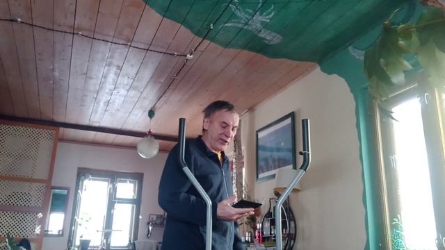 - Я тебя, нюхача, суку носатую, уволю!  лап 41