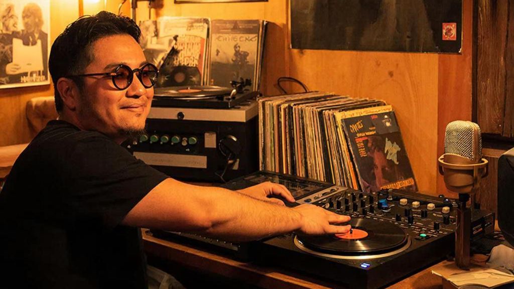 Космический Блюз: Звёздные Путешествия в Ритмах Ночи