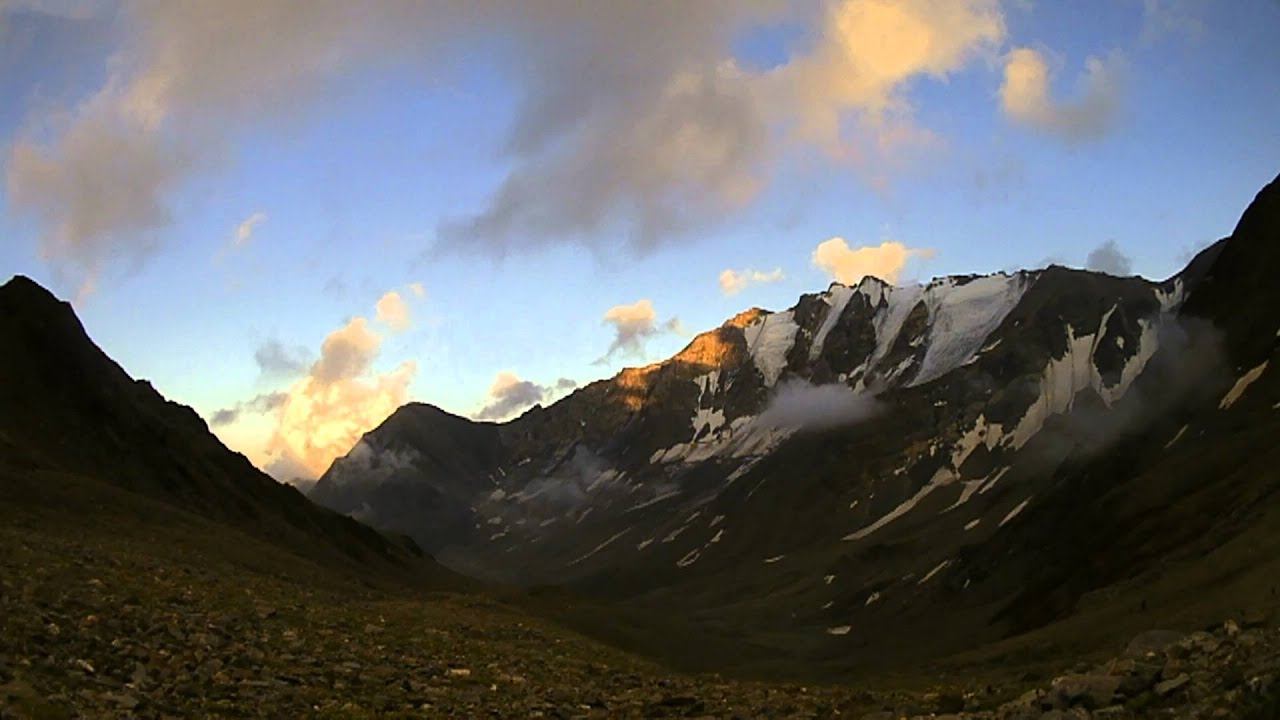 Путешествие, горы. Вечер под перевалом Джекаугенкёз