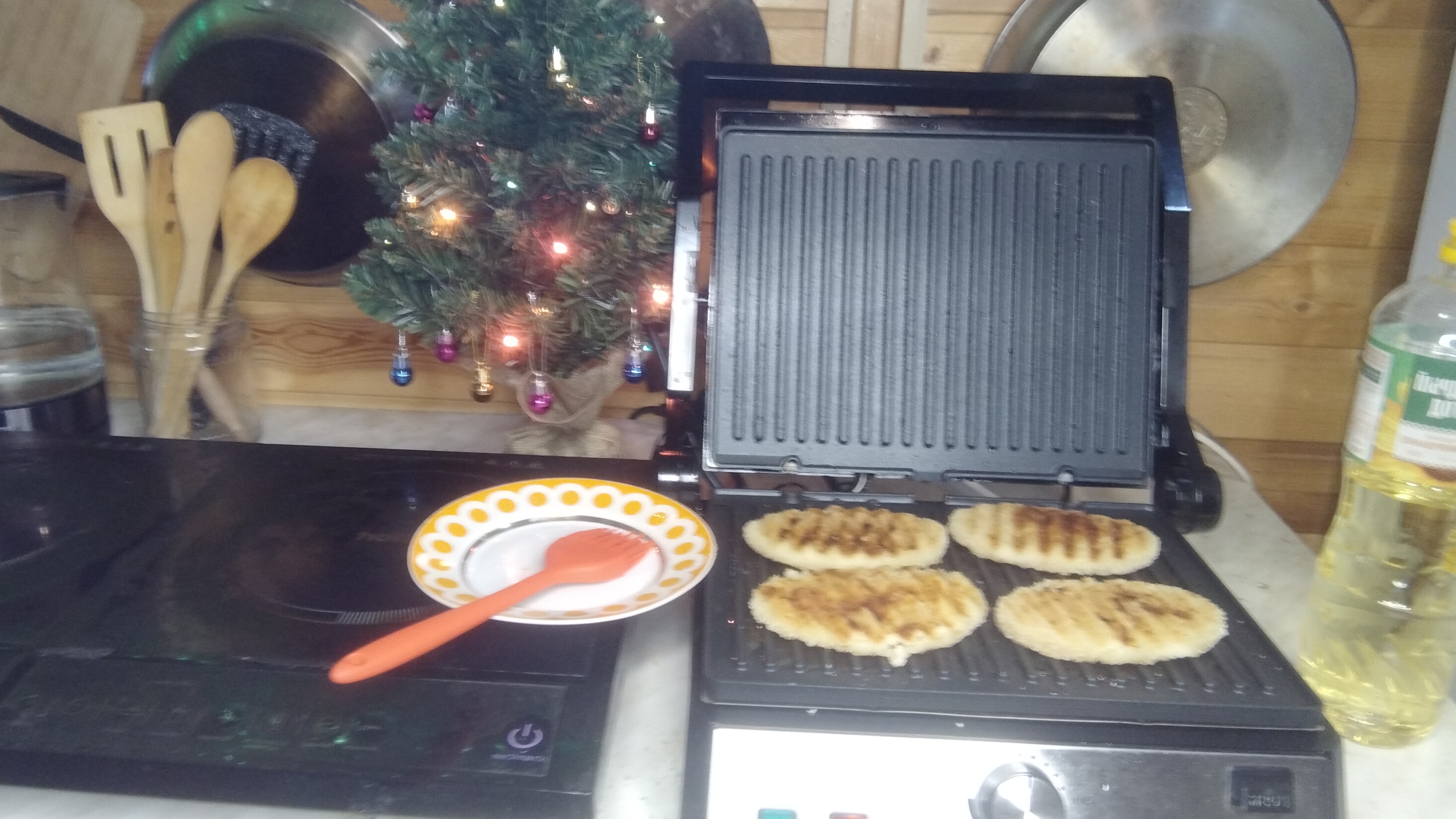 Тресковые котлеты жареные на электрогриле