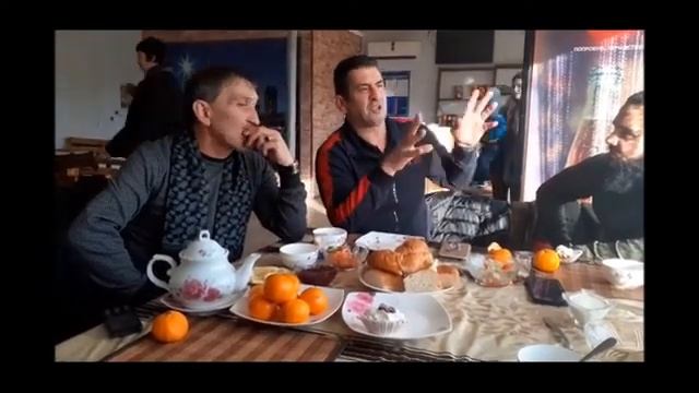 Хемшилы России-кто они?Дружеская беседа в местном  кафе...