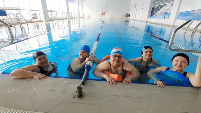 Класс по аквааэробике