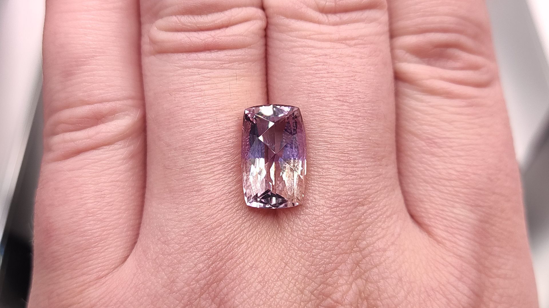 Аметрин фантазийный 7.33 ct. Боливия + гемм. заключение
