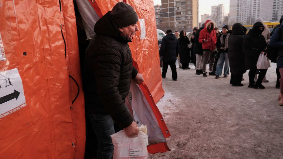 Кличко призвал жителей Киева запастись продуктами и водой