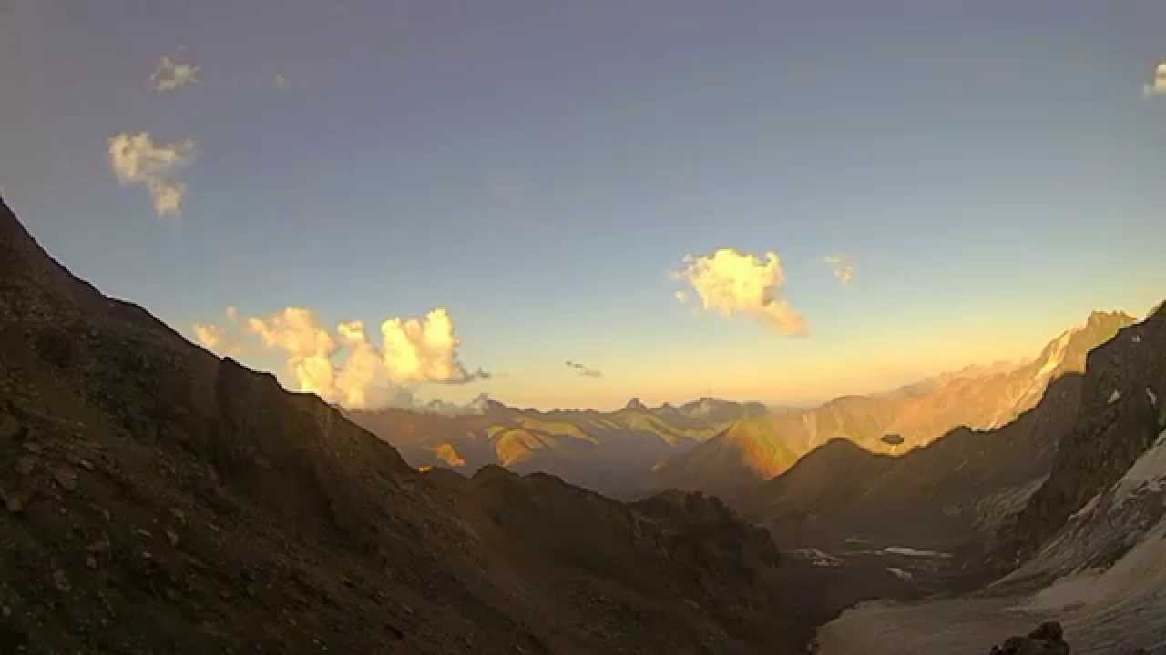 Путешествие. горы. закат в горах