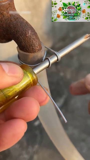 Как зафиксировать шланг на кране. Полезный совет для дачников👍