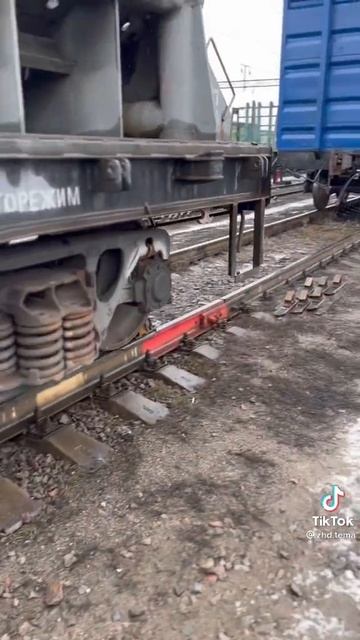 Торможение вагонов на сортировочной горке