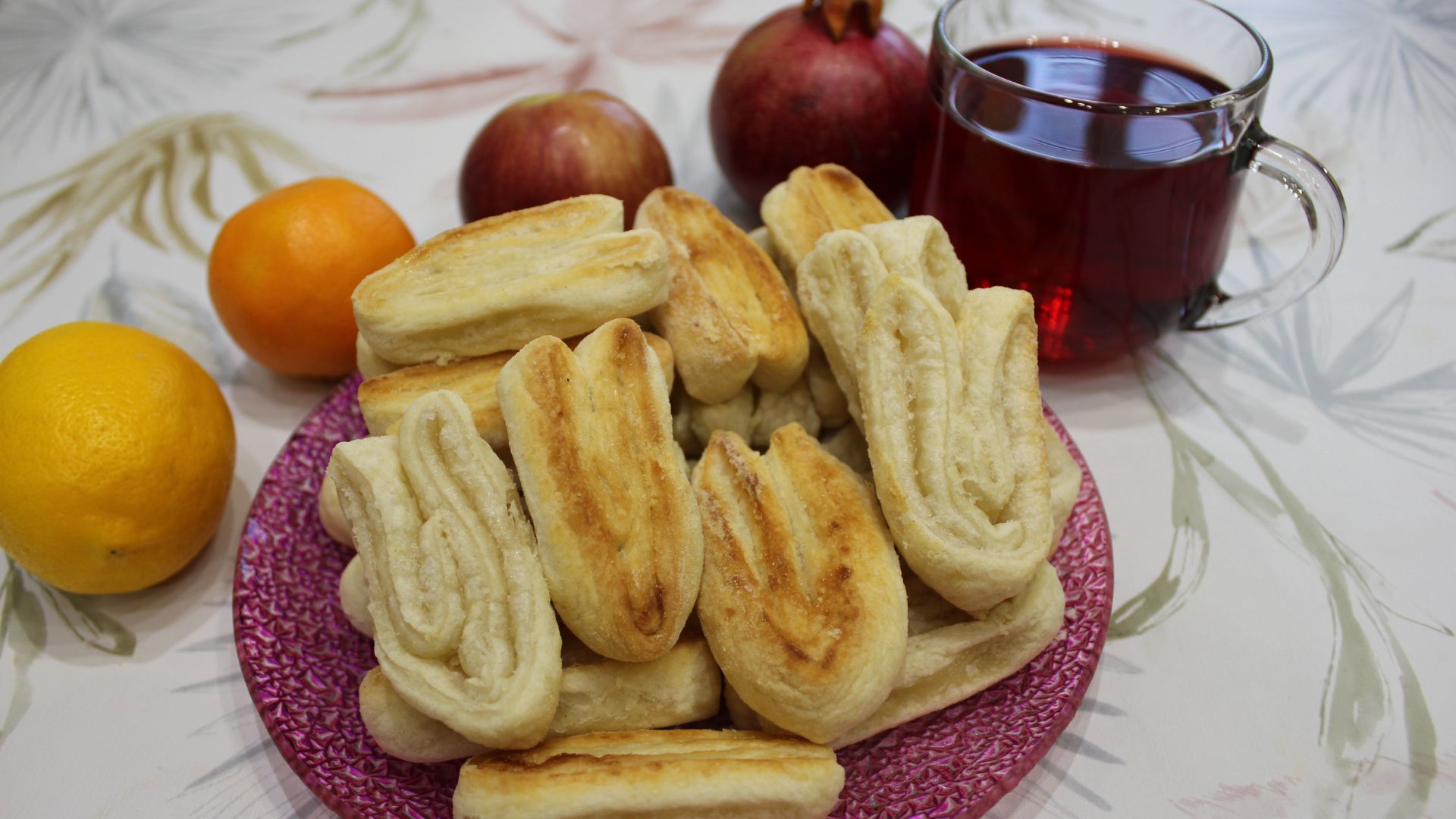 Печенье из готового слоеного бездрожжевого теста с сахаром, Ушки. Вкусно, легко. Можно в пост.
