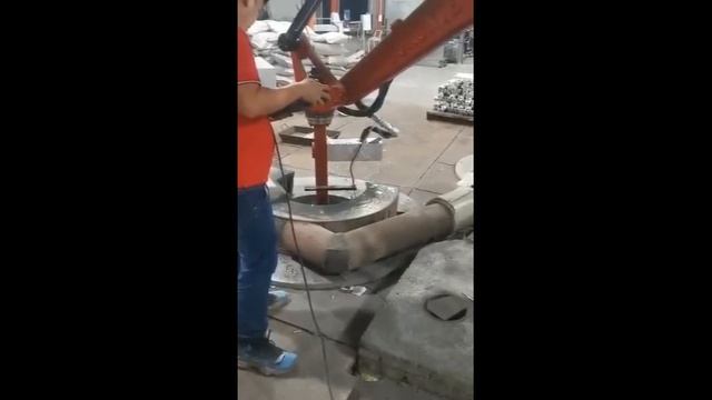 113. Не расплескать бы металл! Робот и раслпав