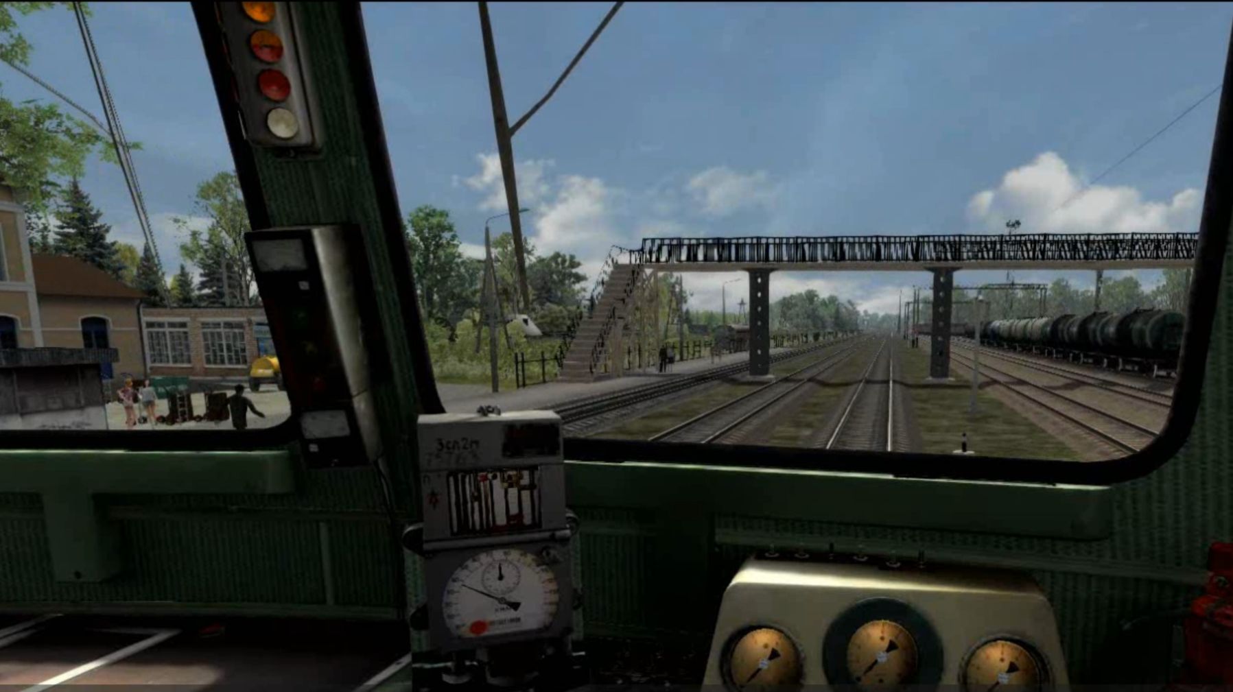 2М62У-1758 с грузом песка следует через станцию Грицово