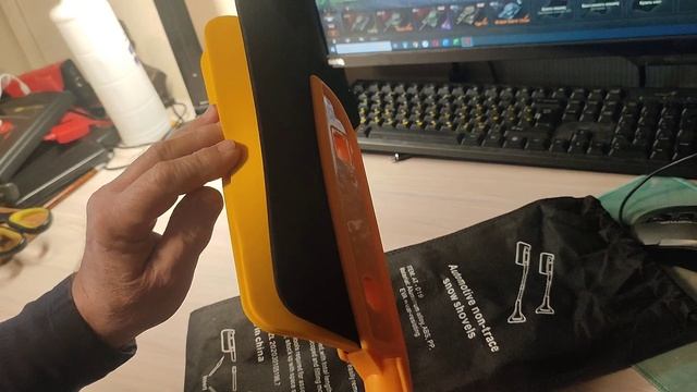 EVA щетка автомобильная для снега телескопическая  87-100 см со съемным скребком, мягкая сметка