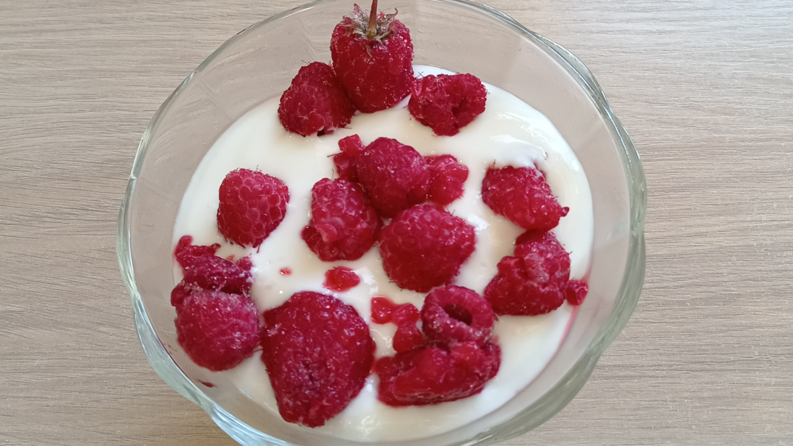 #Десерт, #Вкусно. Йогурт +сахар+желатин-Взбиваем 5 мин