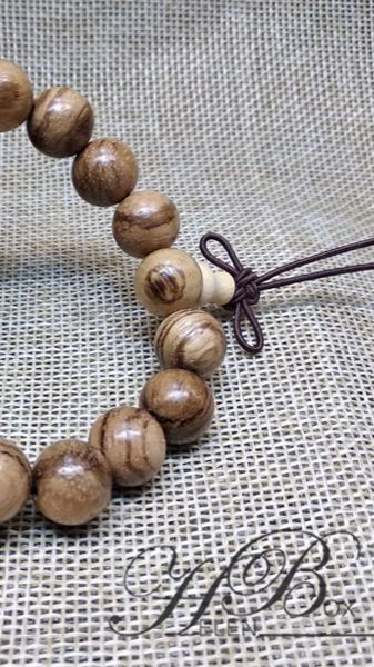 HelenBox | Браслет с Агарвудом (Aquilaria), Индонезия #helenbox #jewelry #bracelet #украшения