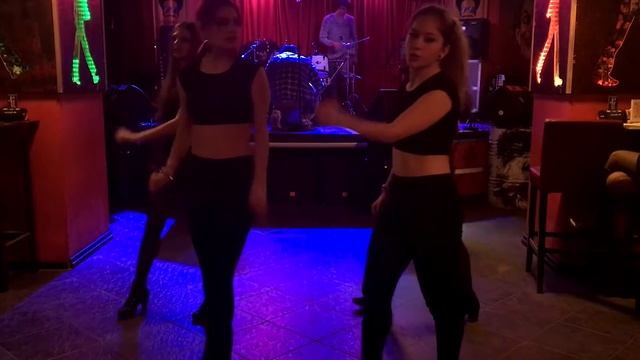 HUNTERS - SISTAR -  Alone | Dance Cover