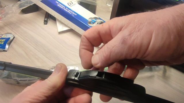 Щетка стеклоочистителя бескаркасная (650 и 400 мм) KIA Rio 2011-2016 двойная резиновая полоса.