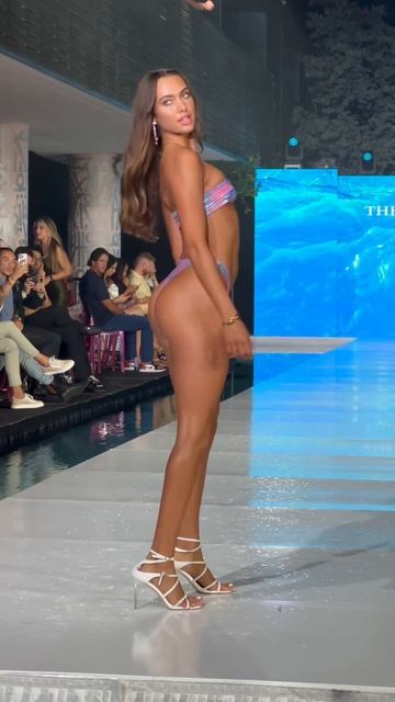 😍 Kamila Davies Opening 4K Slo-Mo Walk ｜ The Beach Club x LUXE ｜ Miami Swim Week ✨