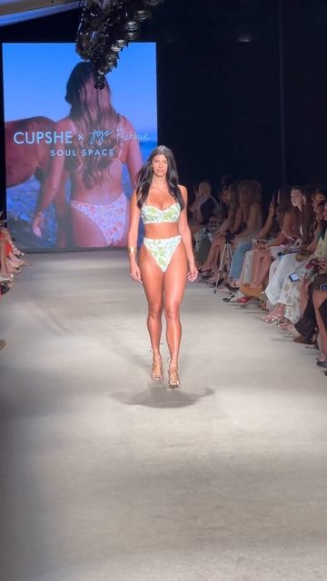 🥰 Lucciana Beatriz Beynon 4K vertical at CUPSHE PARAISO Miami Swim Week