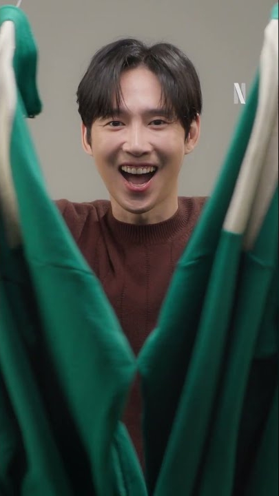 Проверка физической формы с актерами второго сезона игры в кальмара #shorts #игроки #netflix