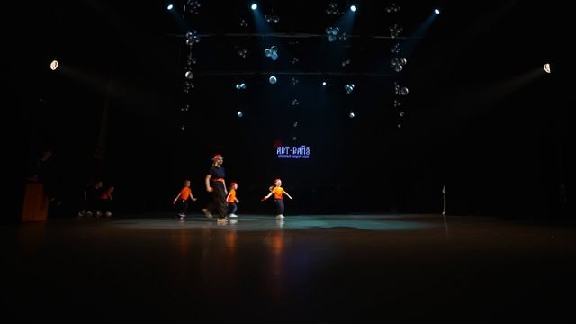 "Муравьишки х Пупсы" - "Бравые ребята" 4-6 и 6-8 лет (рук. Серебрина Алина)