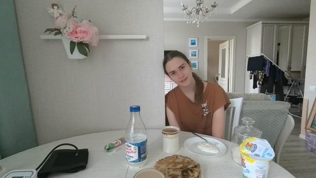 Завтрак с блинами. У Оли Давление