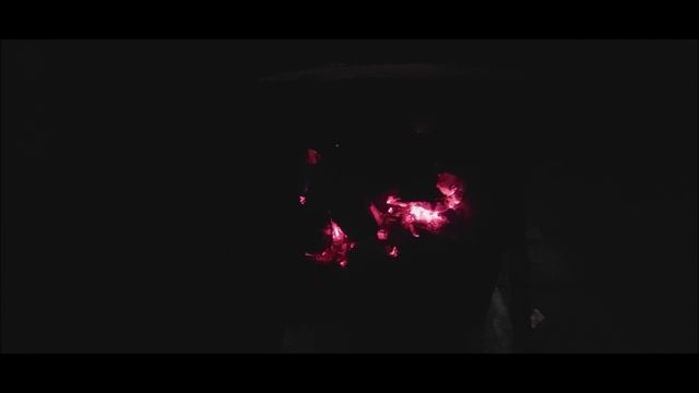 Бьется в тесной печурке огонь...