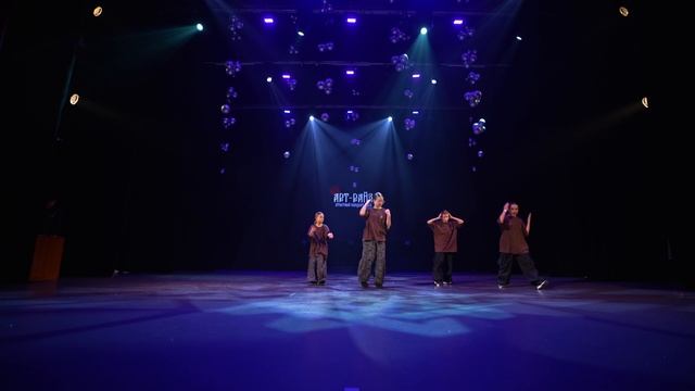 Открытая группа по Hip-Hop 10+ (рук. Нефёдова Софья)