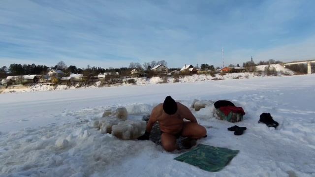 Первая прорубь этой зимой