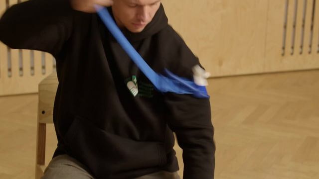 Наложение турникетного жгута при травме верхней конечности одной рукой. Самопомощь