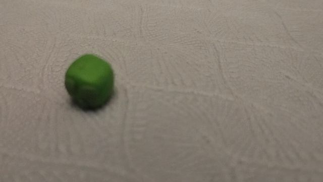 Я слепил игрушку из пластилина из майнкрафта «слизень»