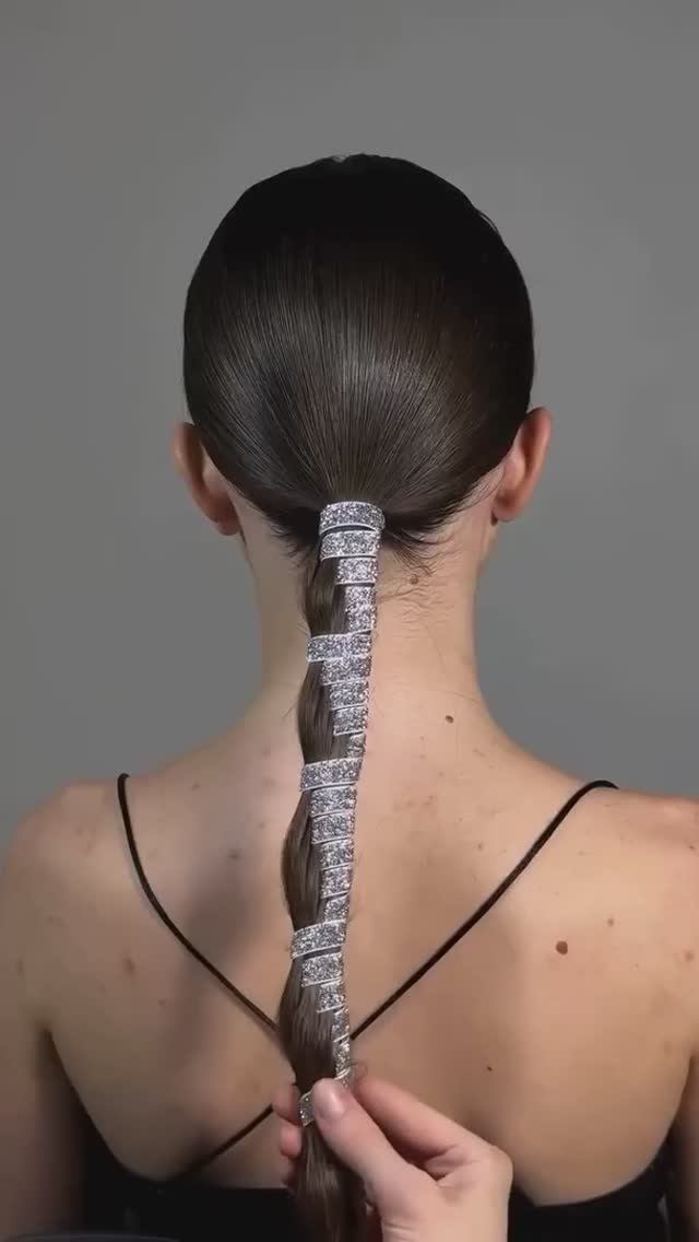 Собирай простые прически в домашних условиях с нашими товарами, где приобрести читай в комментарии