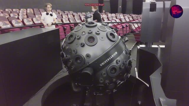 Потрогал метеорит, на ощупь огонь. Московский планетарий.