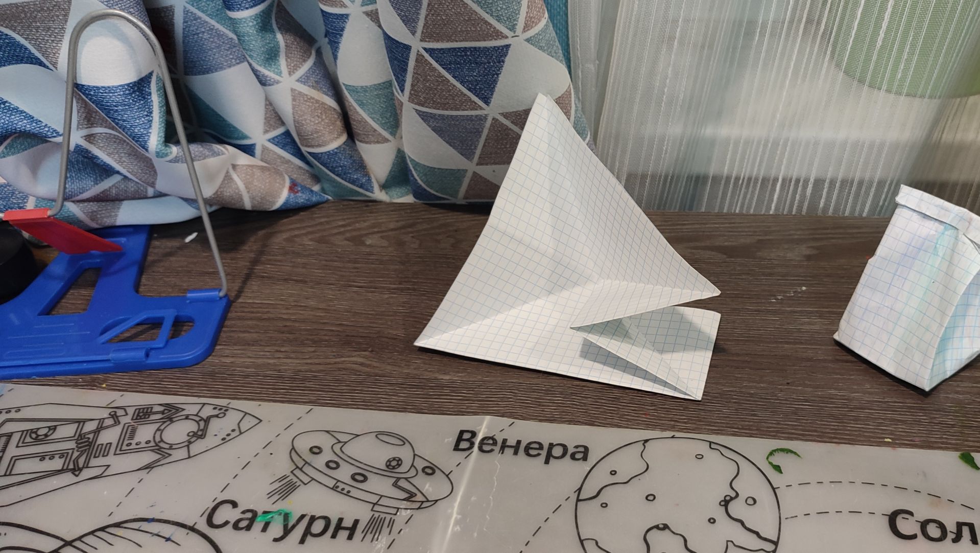 Подставка для телефона из бумаги