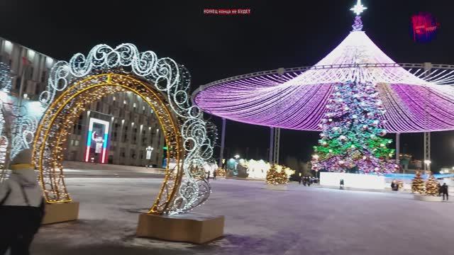 На улице минус 13. Еле доснял. Рука замёрзла. На улице никого.