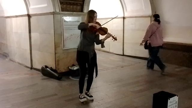 Музыка в метро 2025. 7-й сезон. PolinaViolin. Скрипка