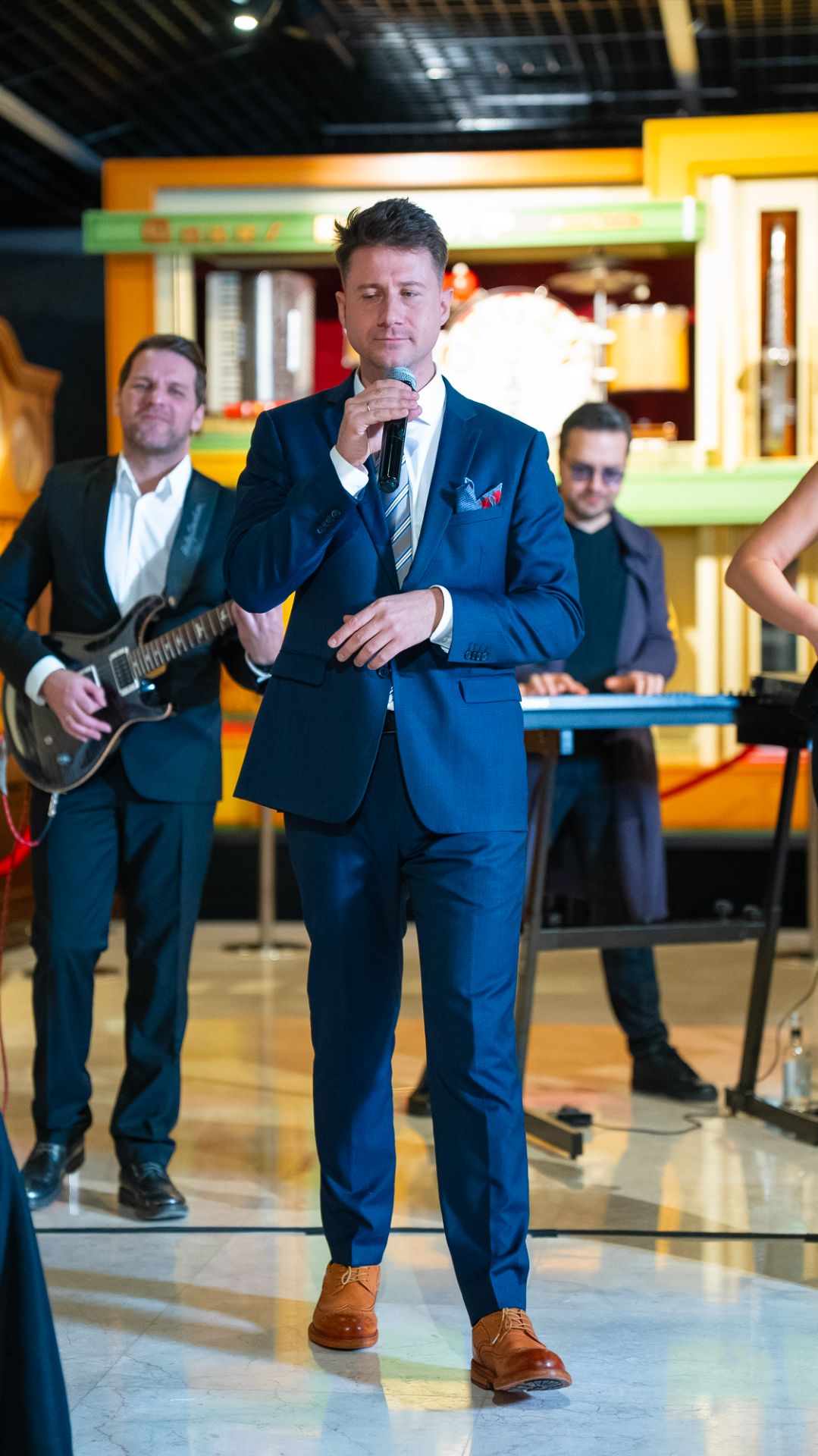 Кавер-группа "Слушай и танцуй". Вокал Никита. Розенбаум Ау Джаз