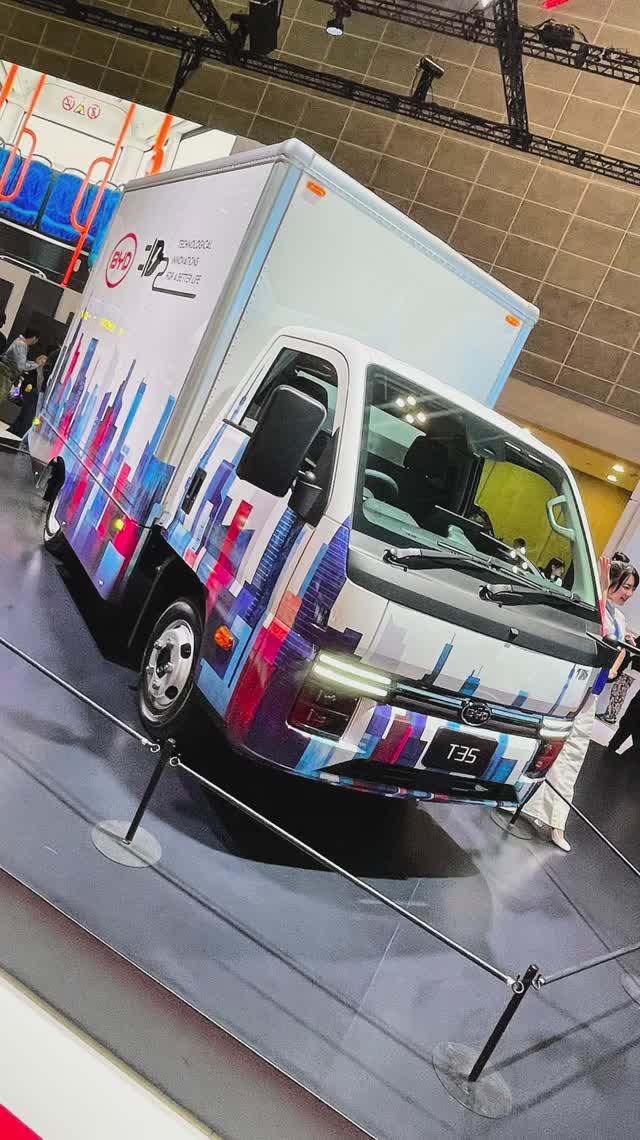 BYD T35: электрический грузовик с БАНЕЙ внутри 🚚🔋 | PREMIUM IMPORT на мировой премьере в 📍Токио