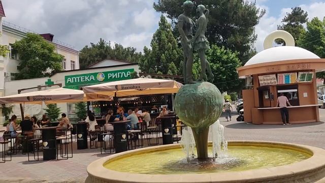 Геленджик. Центр. ЗАГС. Свадьба. Беременная невеста.