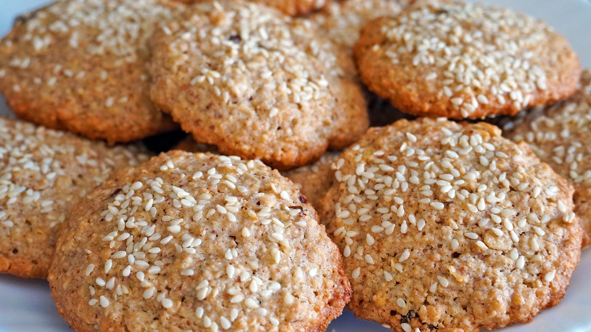 Овсяное домашнее печенье | Рецепт с орехами, изюмом и тмином + корица, яблоко и миндаль