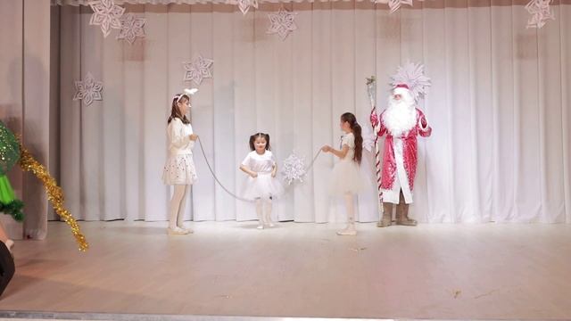 ДШИ новогоднее представление