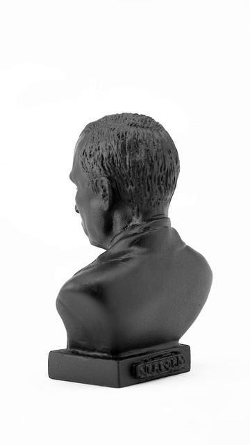 Бюст чугунный "Путин В.В.". Артикул 200143. https://феникс.art