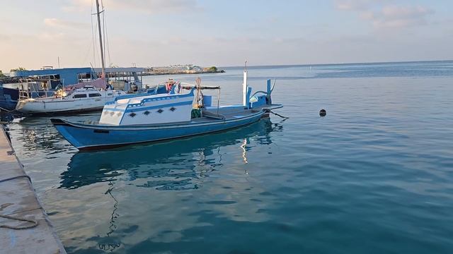 Утром в порту Гурайдо, Мальдивы