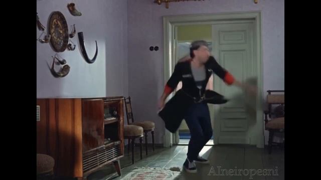 Учимся танцевать шаффл