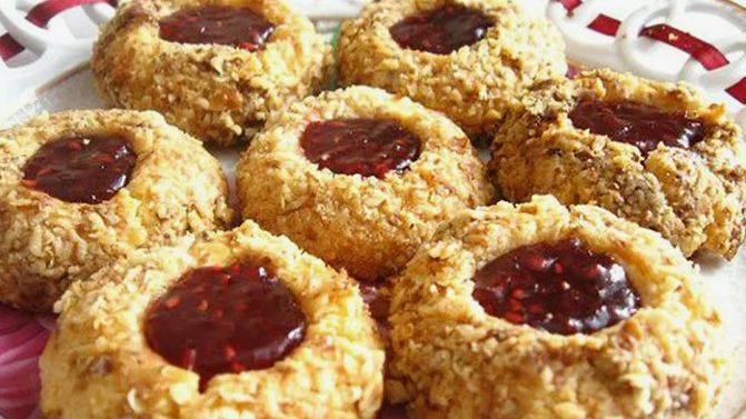 Печенье с вареньем.