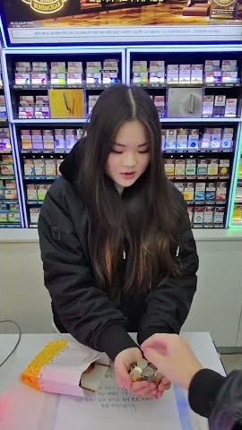 Расплатился монетами в корейском магазине 🇰🇷