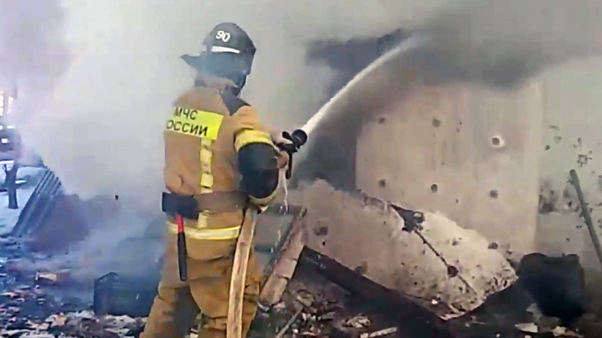 В Амвросиевском районе сотрудники МЧС России ликвидировали пожар